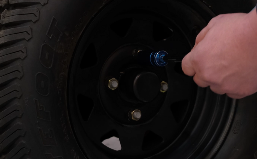 How To | Torquing Lug Nuts | Country Clipper Zero Turn Mowers | Country ...